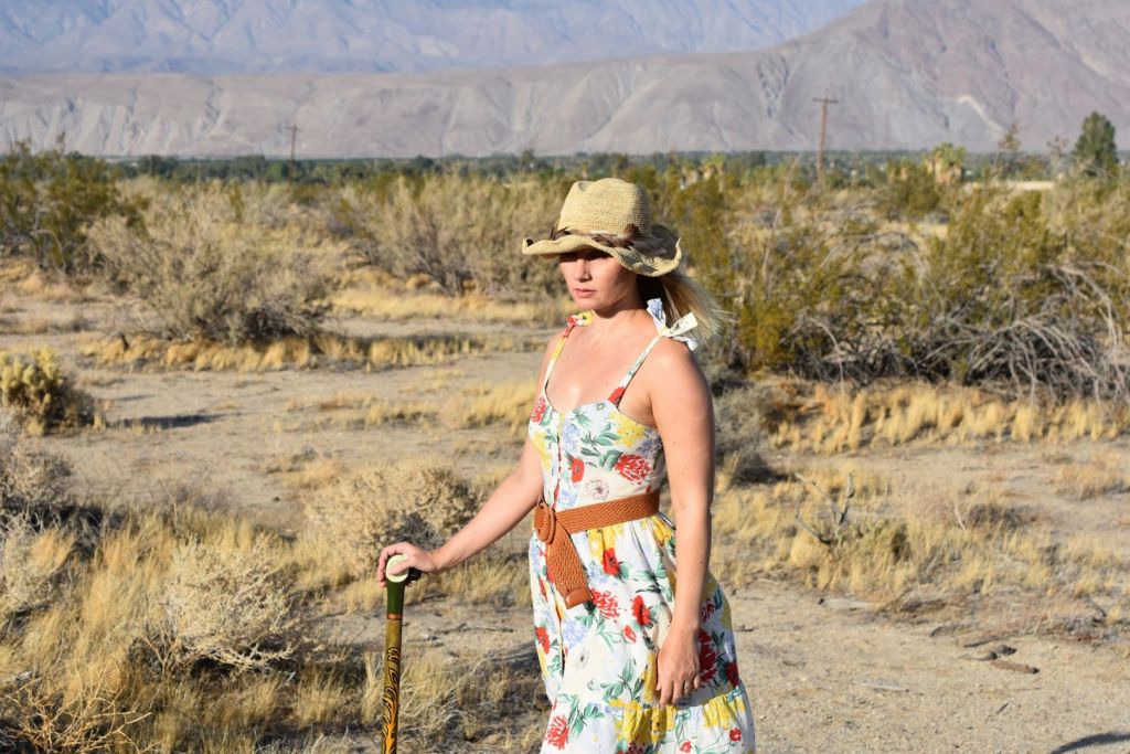 Meet Rebecca Noelle: Artist, Creative Entrepreneur - SHOUTOUT SOCAL