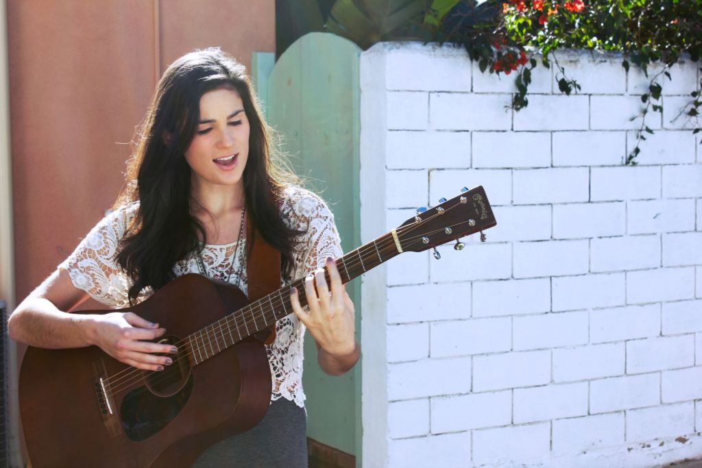 Meet Nina Francis: Singer-Songwriter - SHOUTOUT SOCAL