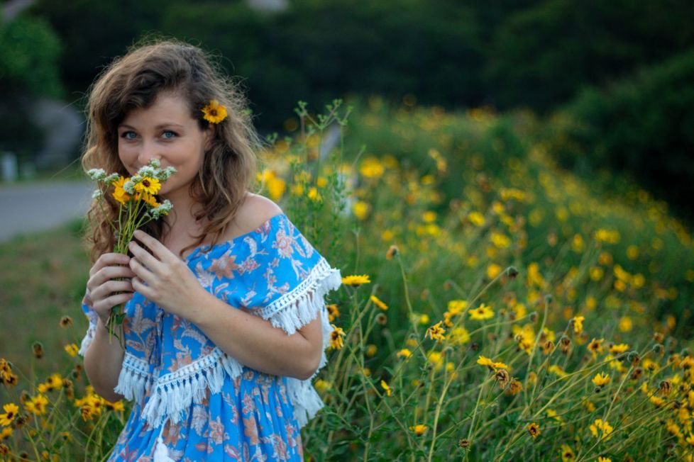 Meet Leah Keane | Folk Singer/Songwriter - SHOUTOUT SOCAL