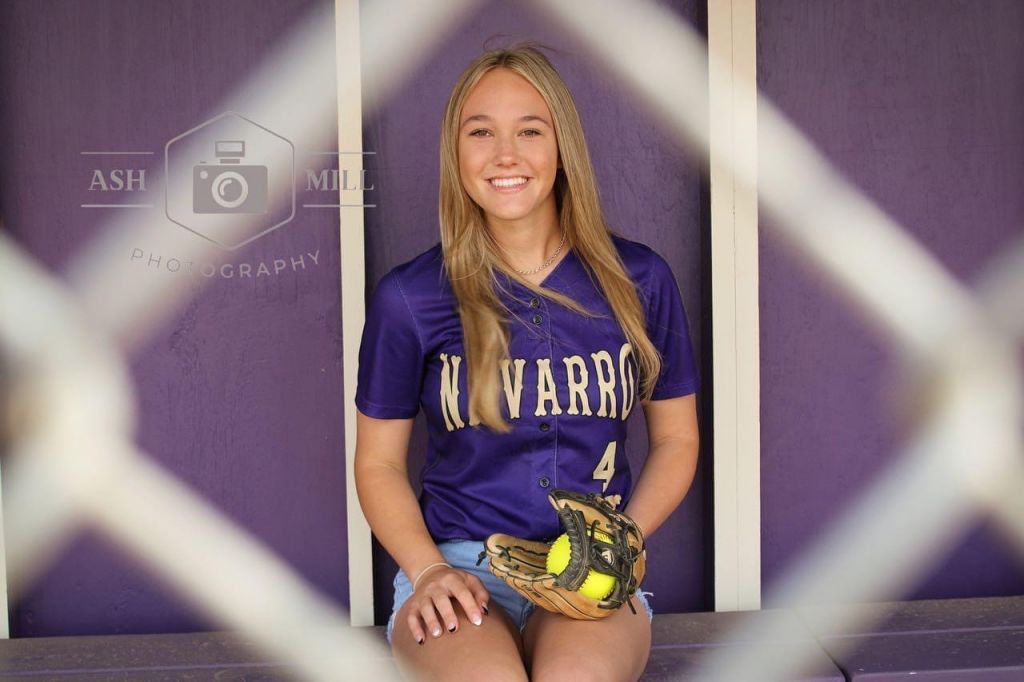 Meet Ashlyn Miller | Photographer - SHOUTOUT SOCAL