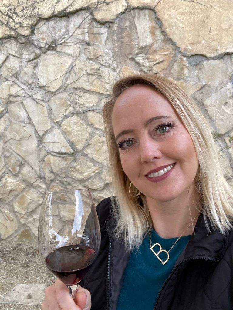 Meet Bianca Ramos | Travel Advisor - SHOUTOUT SOCAL