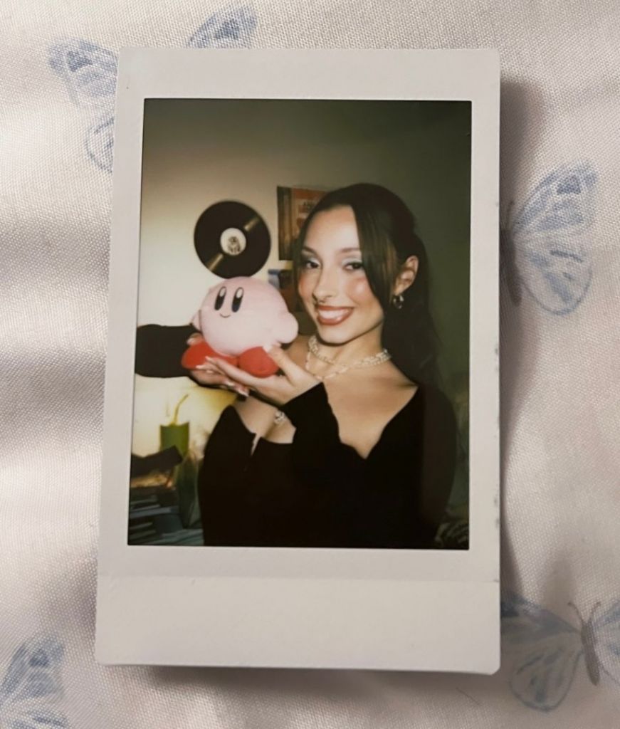 Meet Emma Rose Rowell (Emmursss) | Artist – SHOUTOUT SOCAL