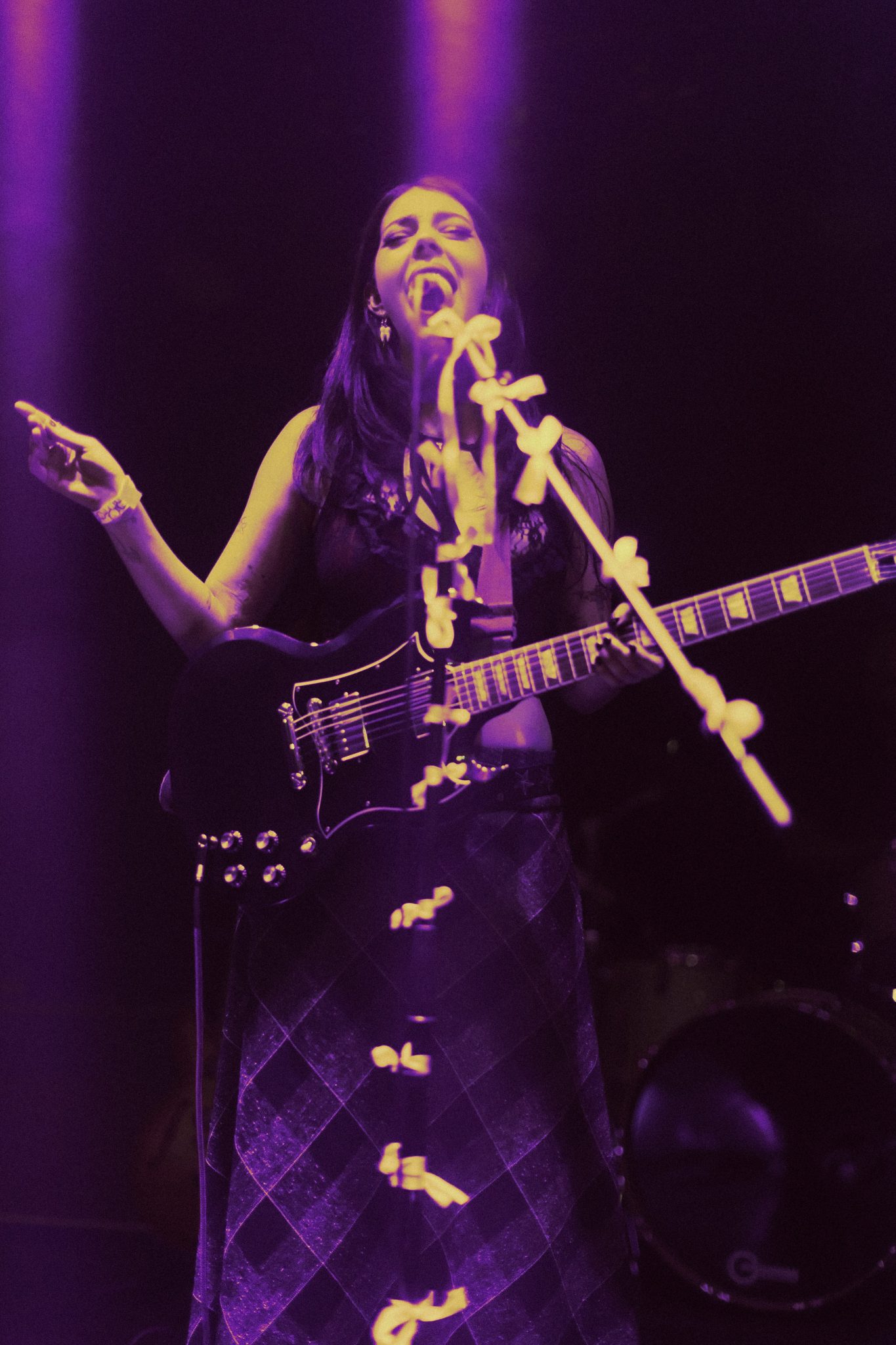 Meet Devon Thompson | Artist, Songwriter, Gibson Sponsored Guitarist ...